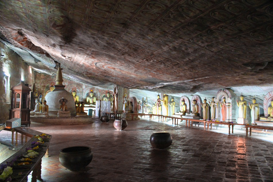The philosophy of the Buddhist cave temples of Dambulla - Hand of Colors